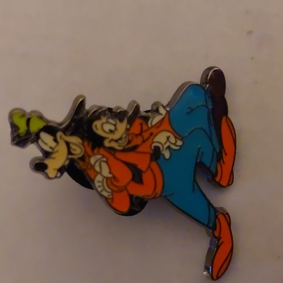 Loungefly | Jewelry | Disney Goofy Pin | Poshmark